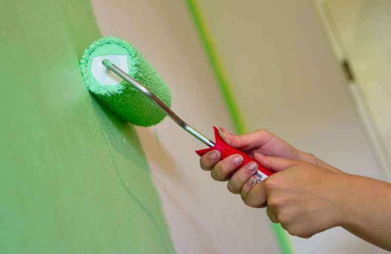 Comment peindre avec la chaux ? Conseils pratiques - Maison Robert Tatin